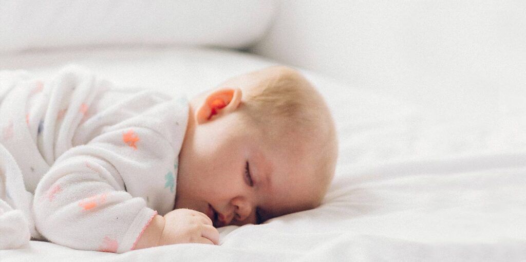 La Posición Correcta para Dormir a un Bebé